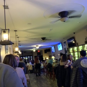 THE PRESIDENTS PUB & GRILLE - Updated October 2024 - 87 Photos & 131 ...