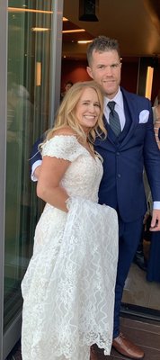 GOLDEN ROOTS SALON - Updated October 2024 - 37 Photos & 51 Reviews ...