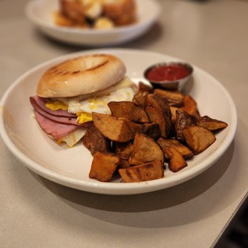 THE PARAMOUNT - Updated October 2025 - 175 Photos & 301 Reviews - 667 E ...