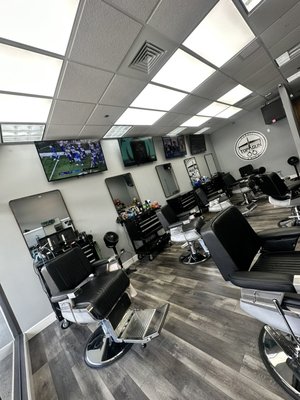 TOPGUN BARBERSHOP HAWAII - Updated June 2024 - 33 Photos - 550 Paiea St ...