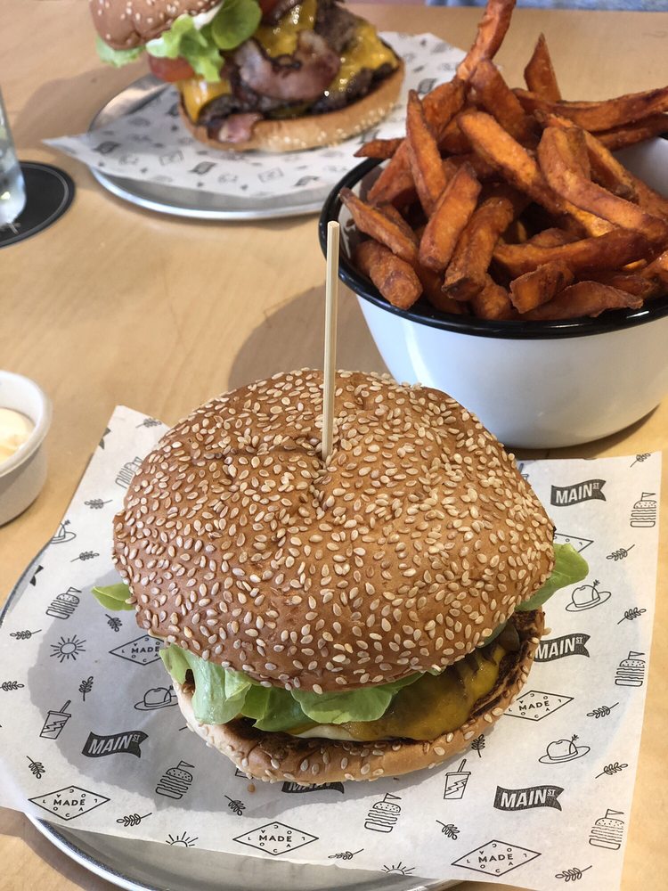 MAIN STREET BURGER BAR - Updated April 2024 - 53 Victoria Ave ...