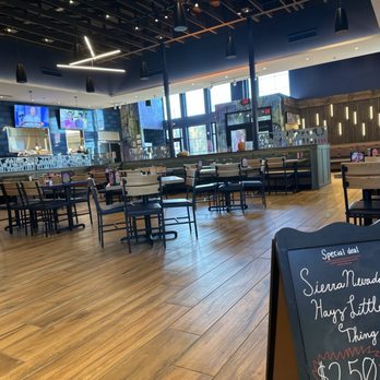 MELLOW MUSHROOM DAWSONVILLE - Updated January 2026 - 28 Photos & 22 Reviews - 229 Blue Ridge ...