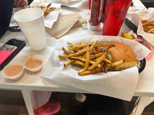 BADDIES BURGERS - Updated June 2024 - 33 Reviews - 1591 S Lumpkin St ...