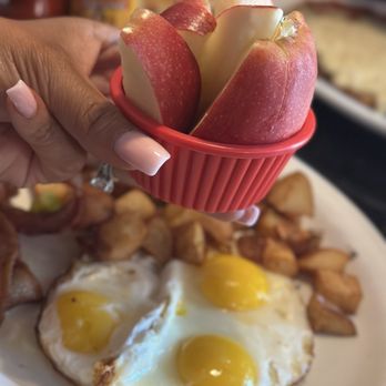 CREST CAFE - Updated January 2026 - 280 Photos & 547 Reviews - 5225 ...