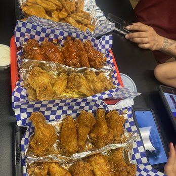 WAYNE’S WINGS - Updated March 2025 - 750 Photos & 1106 Reviews - 4453 ...