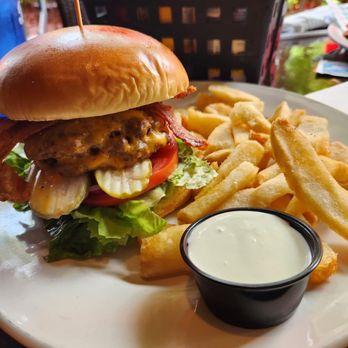 HIBERNIAN RESTAURANT & PUB - Updated January 2025 - 197 Photos & 216 ...