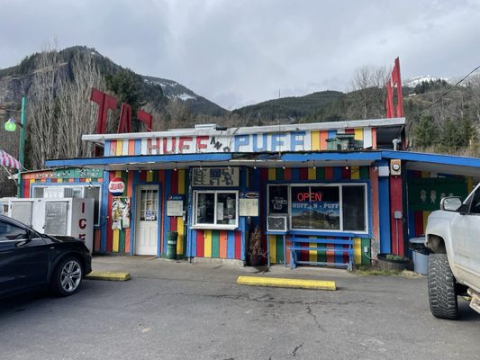 HUFF N’ PUFF DRIVE IN - Updated December 2025 - 75 Photos & 83 Reviews ...