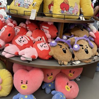 LINE FRIENDS - Updated December 2025 - 2120 Photos & 291 Reviews - 1515 ...