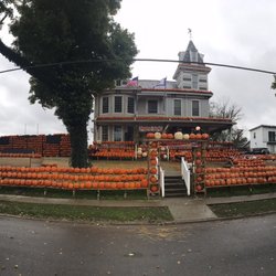 THE PUMPKIN HOUSE - 748 Beech St, Kenova, West Virginia - Landmarks ...