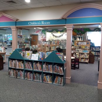 LUCY ROBBINS WELLES LIBRARY - Updated August 2025 - 18 Photos & 15 ...