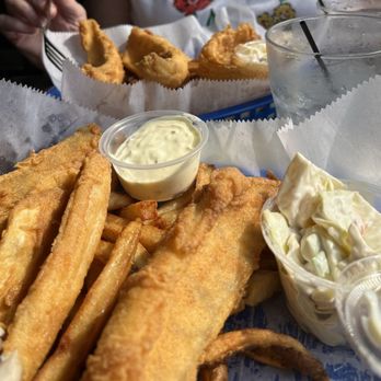 MAYFLY TAVERN - Updated October 2025 - 27 Photos & 31 Reviews - 4532 N ...