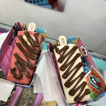 ZIPPOPS - Updated July 2024 - 72 Photos & 38 Reviews - Calle de la ...