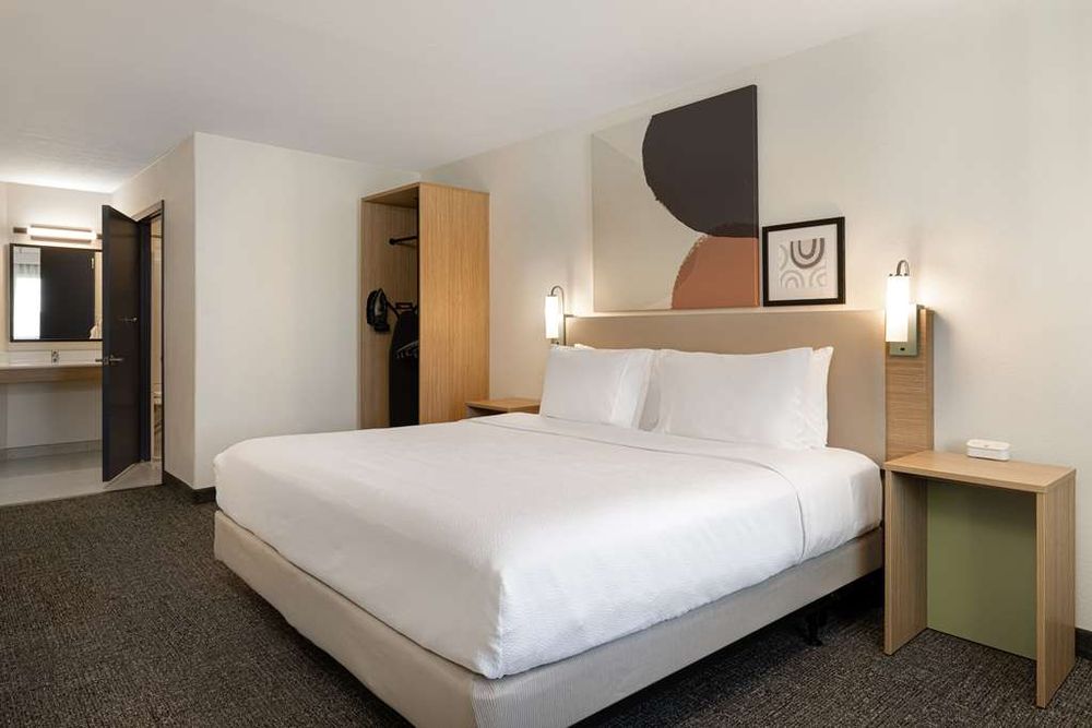 SPARK BY HILTON SANTA NELLA - Updated January 2026 - 94 Photos & 17 ...