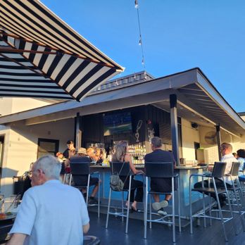 423 MAIN BAR GRILL & ROOFTOP - Updated September 2025 - 66 Photos & 66 ...