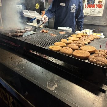 THE CHUCK BOX - Updated April 2025 - 848 Photos & 1199 Reviews - 202 E ...