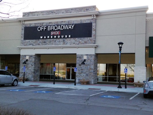 OFF BROADWAY SHOE WAREHOUSE - Updated July 2025 - 41 Photos & 14 ...