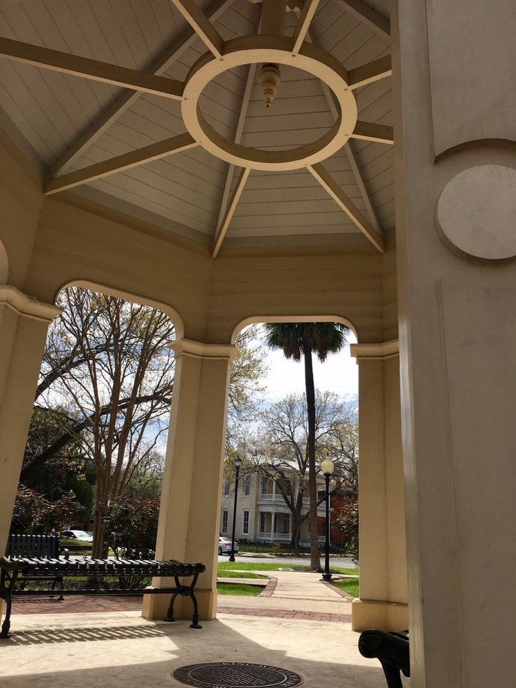 KING WILLIAM PARK - Updated October 2025 - 131 King William, San ...