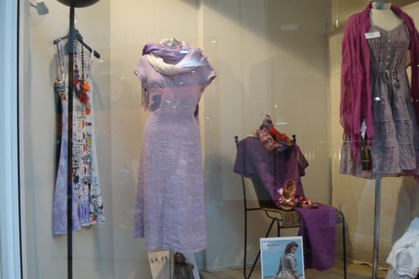 LAURENCE, STOCKEL SQUARE - Updated May 2024 - Avenue Hinnisdael 10-12 ...