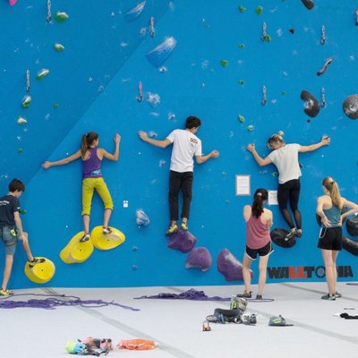 REACH CLIMBING AND FITNESS - 78 Photos & 21 Reviews - 401 E 4th St ...