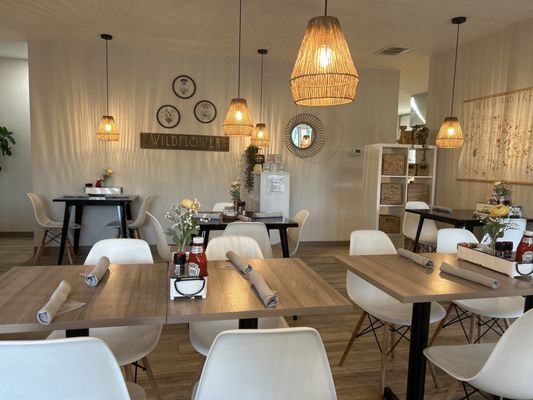 BUTTERCUP BISTRO - Updated February 2025 - 40 Photos & 30 Reviews - 735 ...