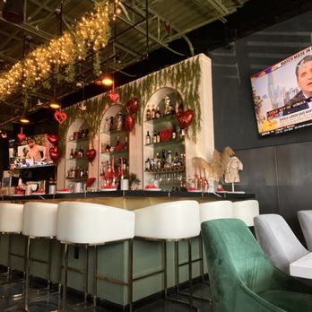 COMMELFO RESTAURANT - Updated August 2024 - 229 Photos & 156 Reviews ...