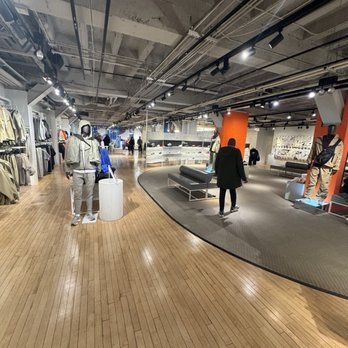 NIKE CHICAGO - Updated December 2025 - 287 Photos & 256 Reviews - 669 N ...