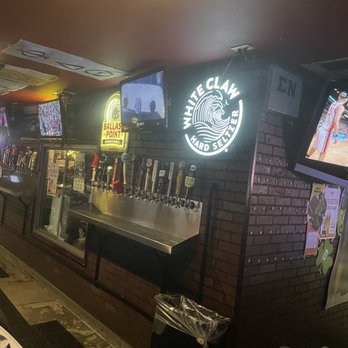 RED WAVE INN - Updated January 2026 - 141 Photos & 173 Reviews - 2375 E ...