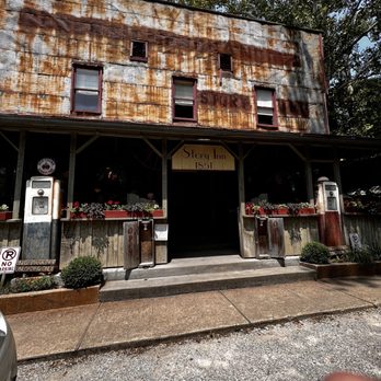 STORY INN - Updated November 2024 - 479 Photos & 175 Reviews - 6404 ...