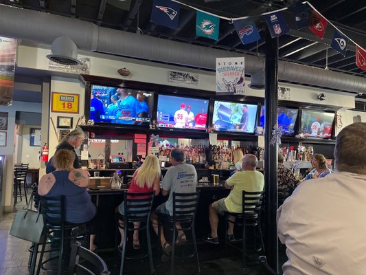 HARRY’S SPORTS BAR & GRILL - 43 Photos & 89 Reviews - 125 S Main Ave ...