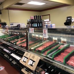 D&R MARKET - Updated July 2025 - 46 Photos & 81 Reviews - 105 N Creasy ...