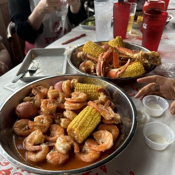 PIER 88 BOILING SEAFOOD & BAR LYNNWOOD - Updated November 2024 - 179 ...