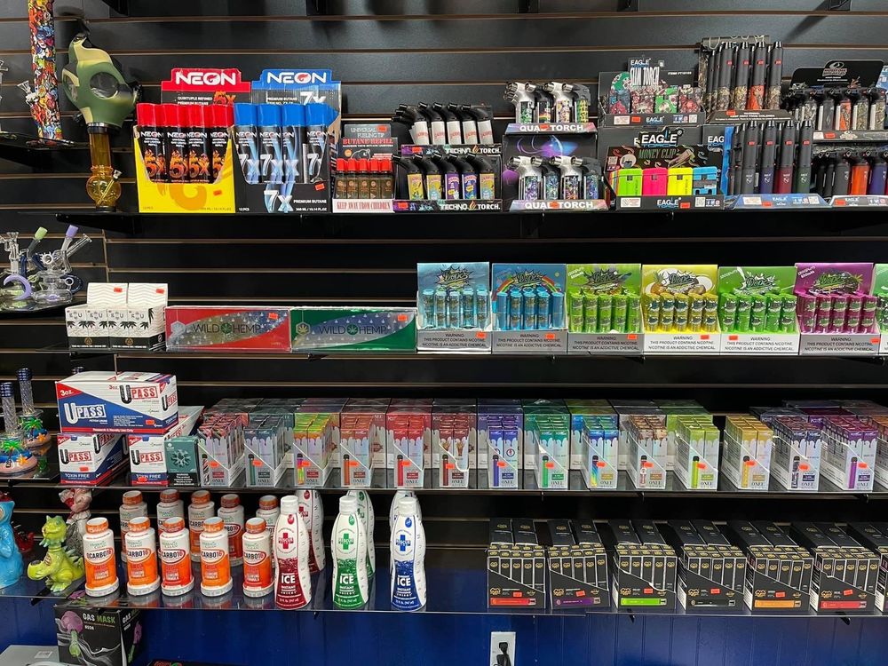 DJ’S SMOKE AND TOBACCO SHOP - Updated June 2024 - 10 Photos - 1122 East ...