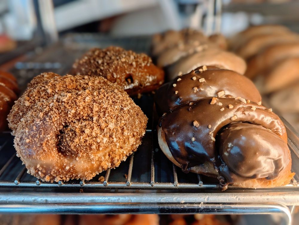 DAILY DONUTS - Updated January 2026 - 108 Photos & 144 Reviews - 1908 ...