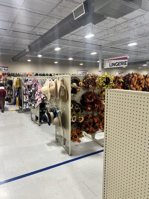 ROSES DISCOUNT STORES - Updated December 2025 - 29 Photos - 9516 Pkwy E ...