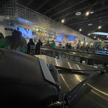 UPTOWN DOWNTOWN BAR AND GRILL - Updated October 2025 - 106 Photos & 71 ...