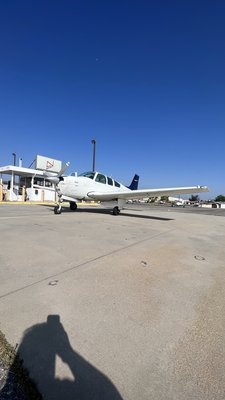 ONE SOURCE AVIATION - Updated December 2025 - 25 Photos - 16781 Stagg St, Van Nuys, California ...