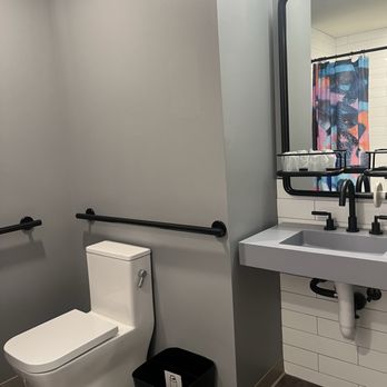 MOXY PORTLAND DOWNTOWN - Updated December 2025 - 366 Photos & 140 ...