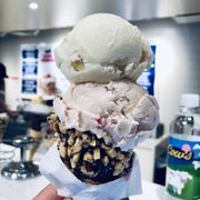 COWS - 213 Photos & 118 Reviews - Ice Cream & Frozen Yogurt - 138 Banff ...