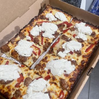DETROIT PIZZA COMPANY - Updated July 2025 - 38 Photos & 37 Reviews ...