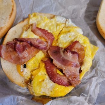 K & D DELI - Updated December 2025 - 22 Photos & 55 Reviews - 4 Taft ...