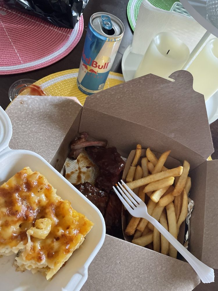 Big Bro Burgers & BBQ, Long Beach | Roadtrippers