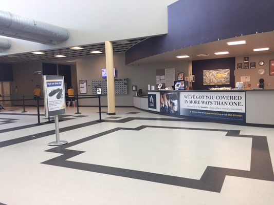 NAS LEMOORE GYM AND FITNESS CENTER - 11 Photos - 932 Hancock Cir ...