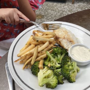 IRONSIDE FISH & OYSTER - Updated August 2024 - 11361 Photos & 5630 ...