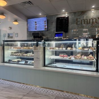 EMMY FRENCH CORNER - Updated October 2025 - 77 Photos & 40 Reviews ...