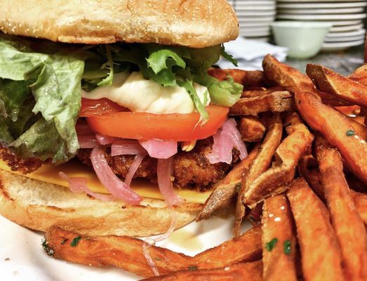 BUMBLEBEE BISTRO - Updated December 2025 - 28 Photos & 24 Reviews - 264 ...