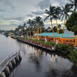 DECK 84 - Updated October 2024 - 1547 Photos & 1716 Reviews - 840 E ...