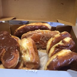 MAX’S DONUT SHOP - Updated December 2025 - 190 Photos & 354 Reviews ...