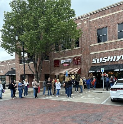 SUSHIYA - 57 Photos & 11 Reviews - 325 N Mead St, Wichita, Kansas ...