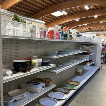 GOODWILL STORE & DONATION CENTER - Updated May 2025 - 132 Photos & 172 ...