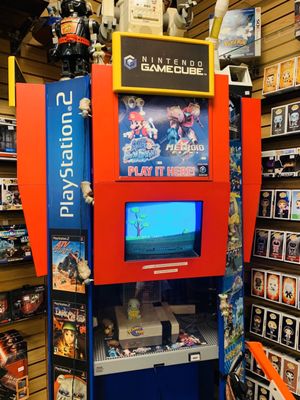 PLANET FUN - 139 Photos & 77 Reviews - 127 E Broughton St, Savannah ...